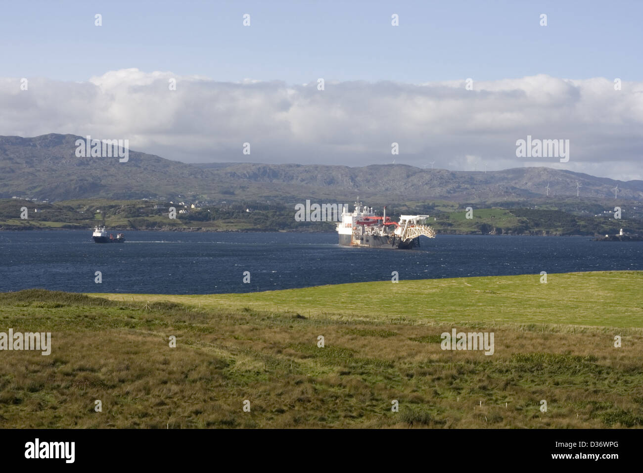 Shells' "The Solitaire" pipe-laying ship docked in Donegal Bay Stock ...