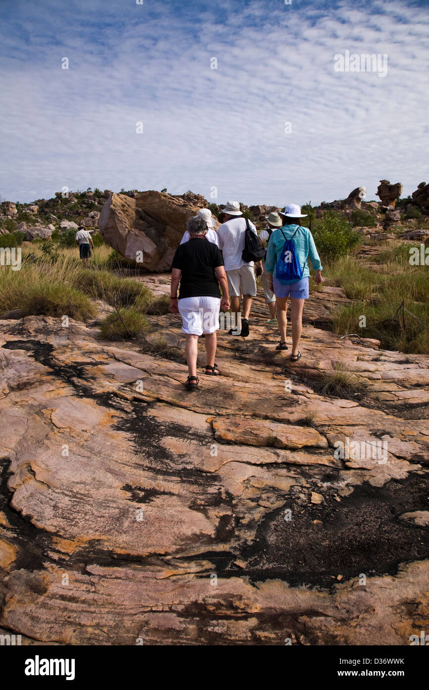 Hiking to a Gwion Gwion or Bradshaw Aboriginal rock art site, Jar ...