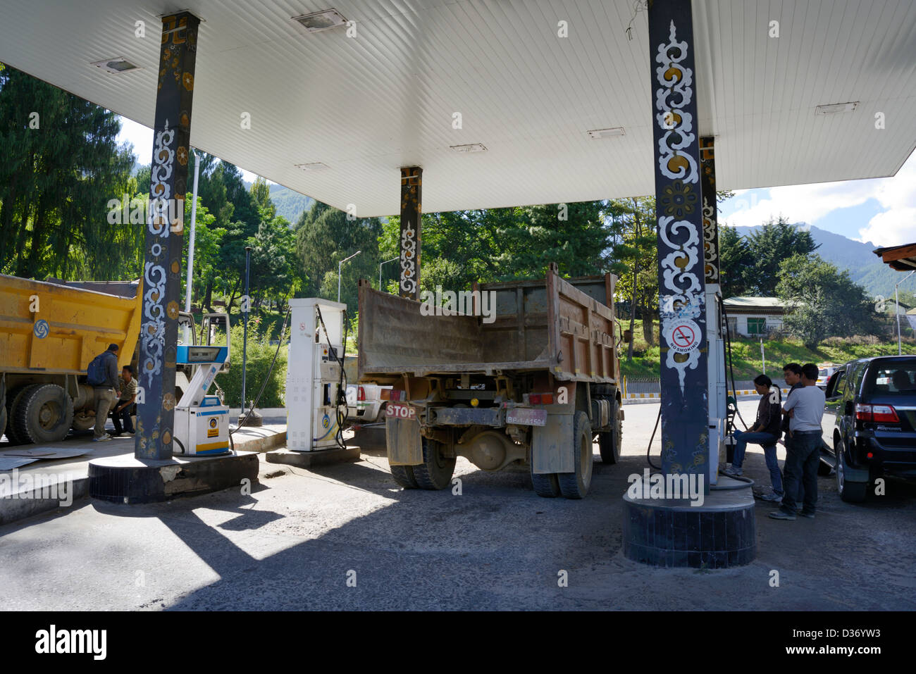 Trucks hi res hi-res stock photography and images - Alamy