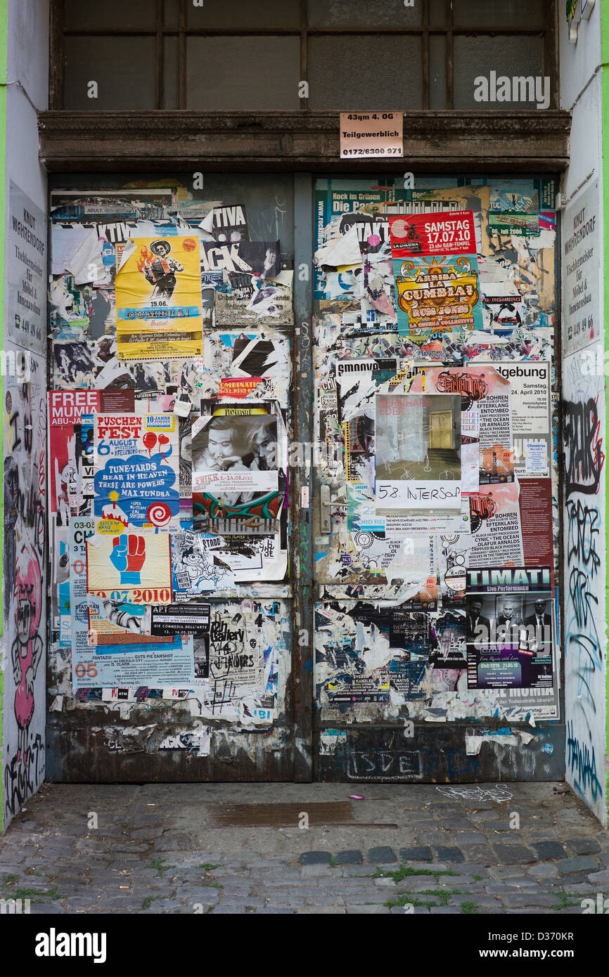 Stick posters bonding hi-res stock photography and images - Alamy