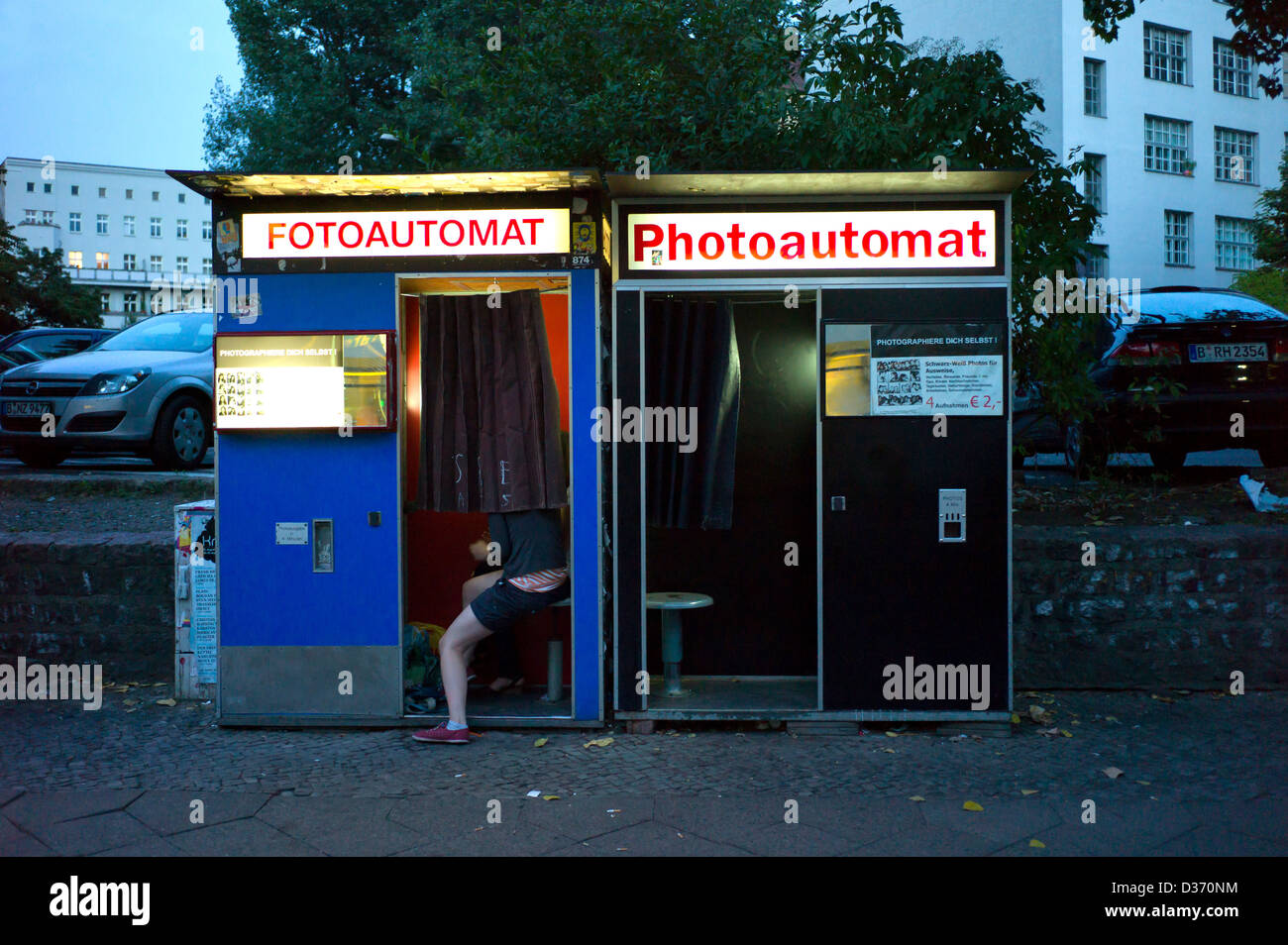 Passport photo machine hi-res stock photography and images - Alamy