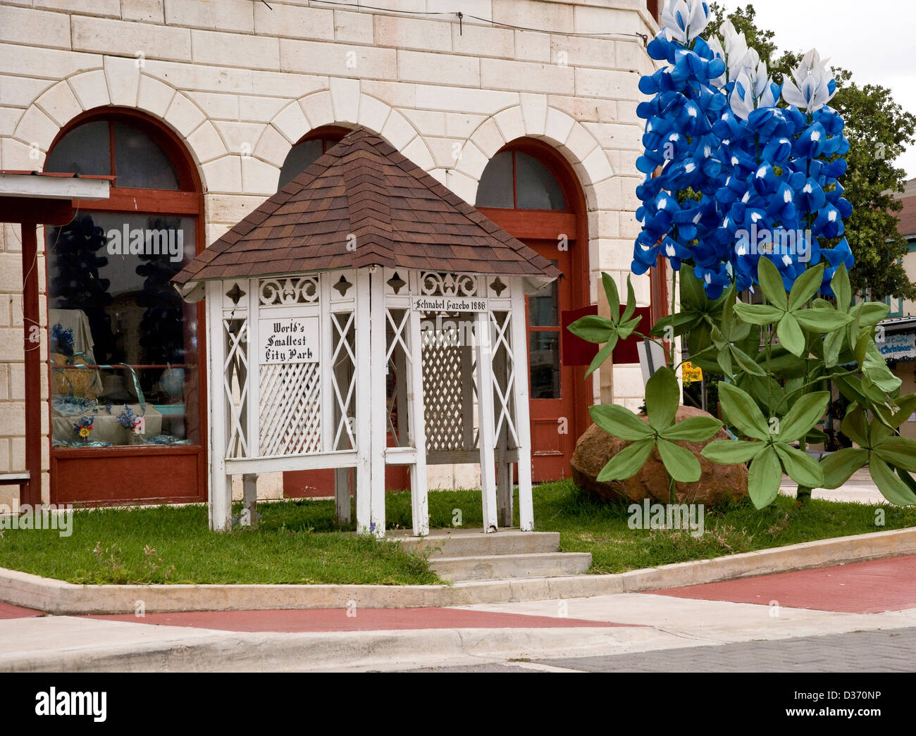 Worlds smallest building hi-res stock photography and images - Alamy