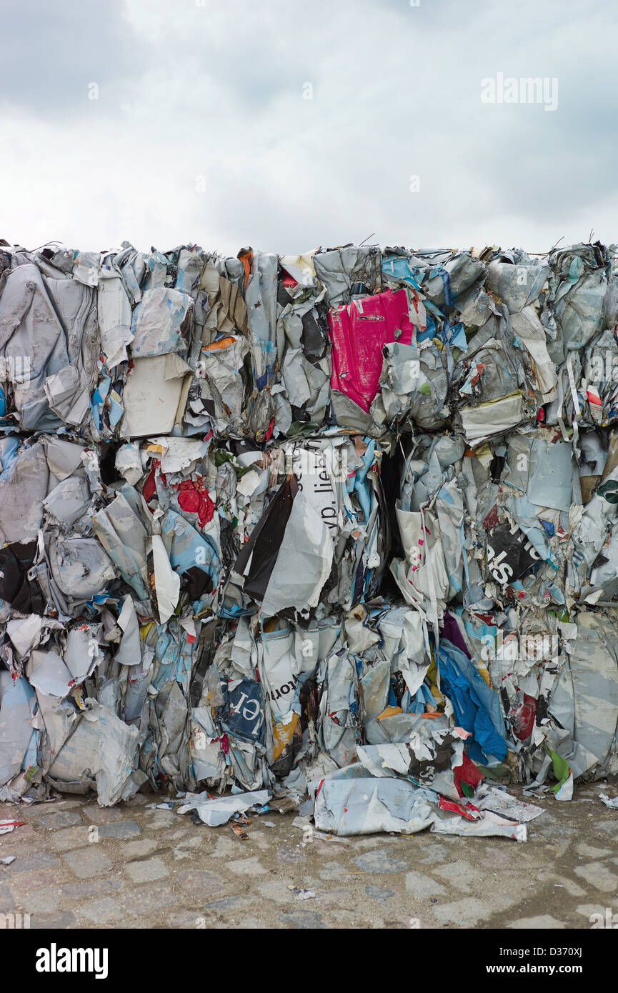 Pressed paper hi-res stock photography and images - Alamy