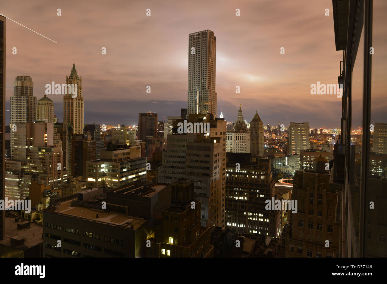 Dark manhattan hi-res stock photography and images - Alamy