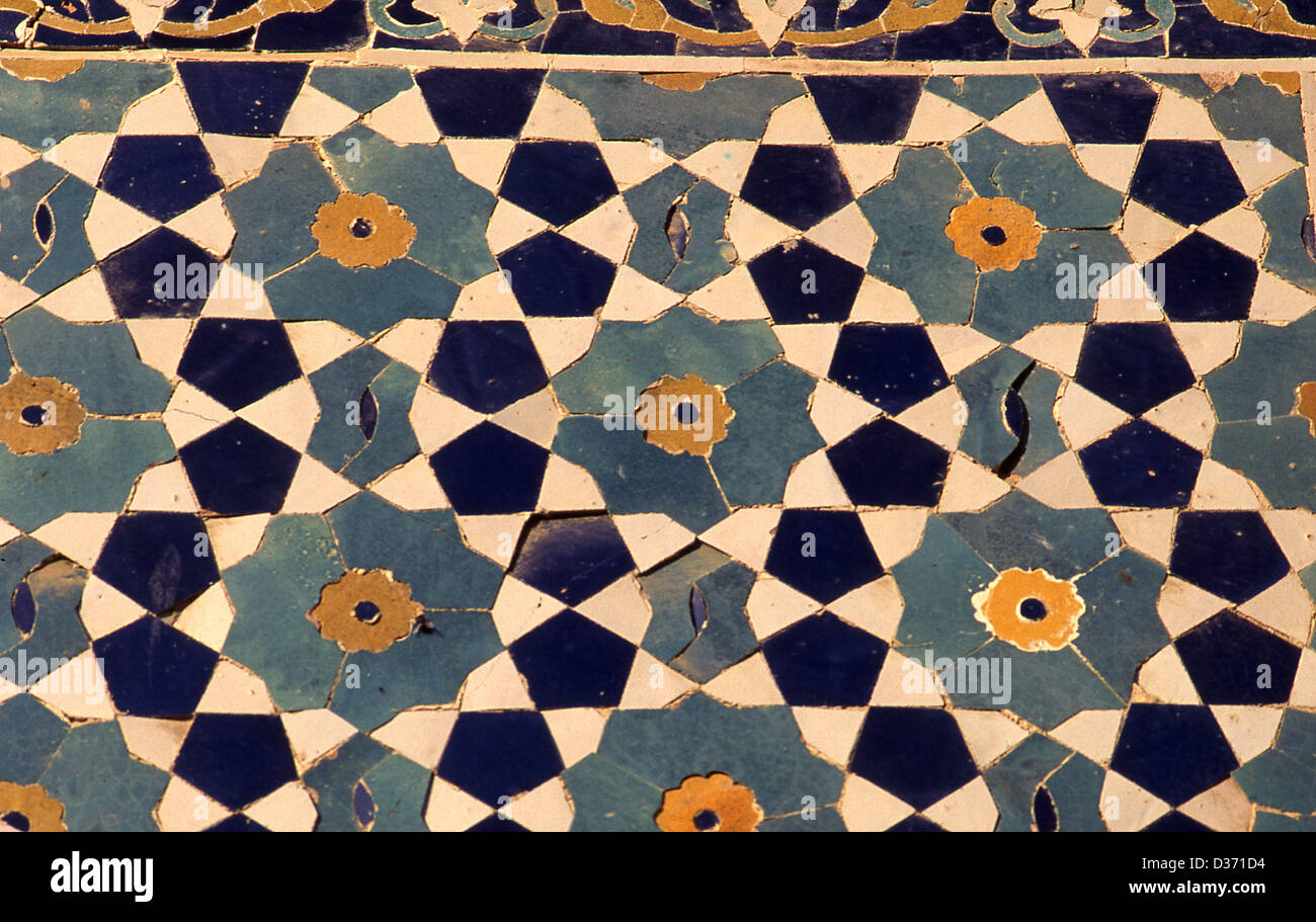 Blue tile patterns hi-res stock photography and images - Alamy