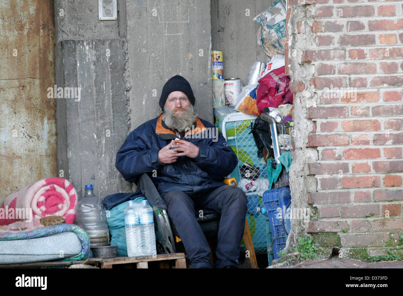 Homeless leave at Piraeus harbour in Greece Stock Photo - Alamy