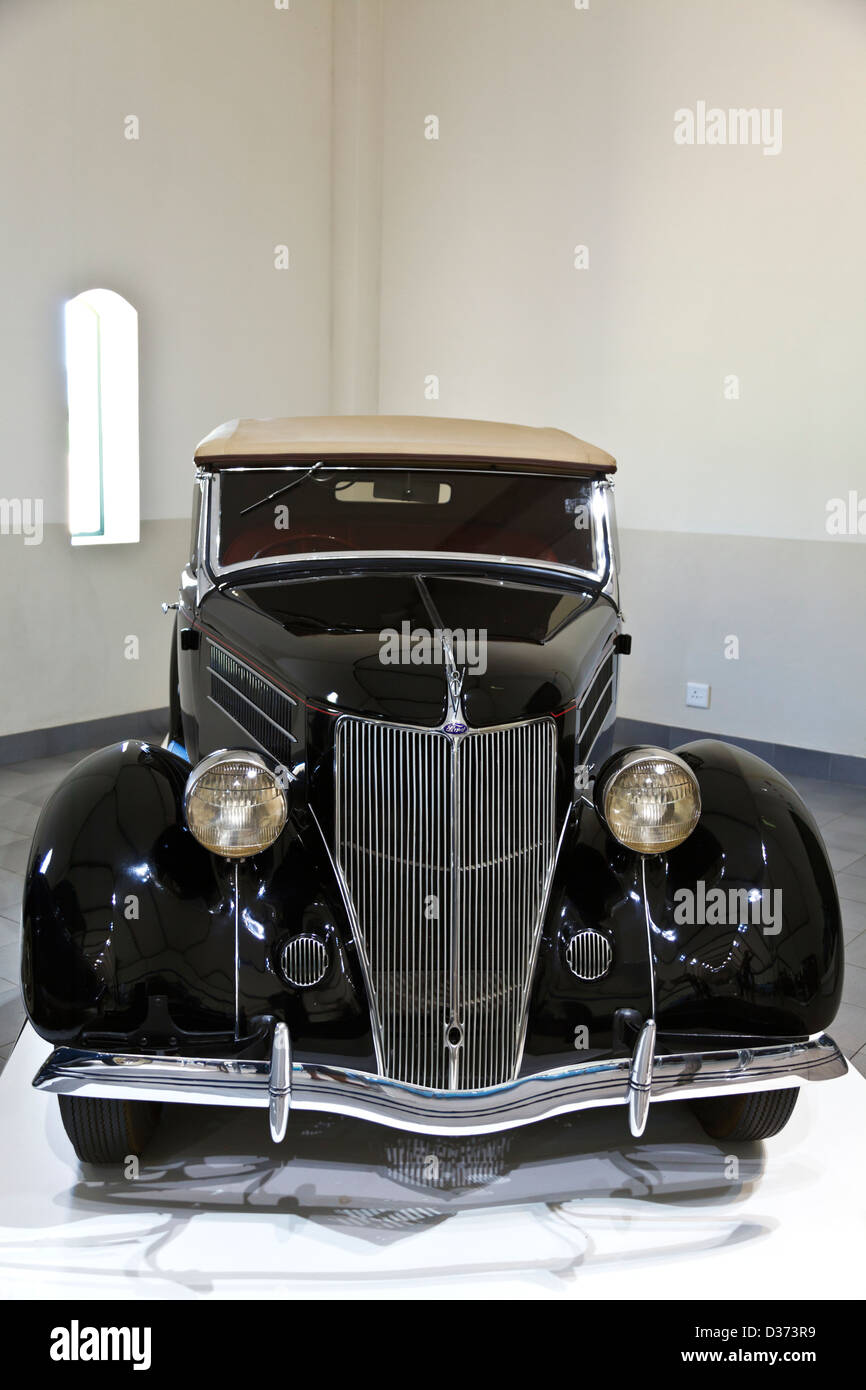 A collection of classic cars Ford Stock Photo - Alamy