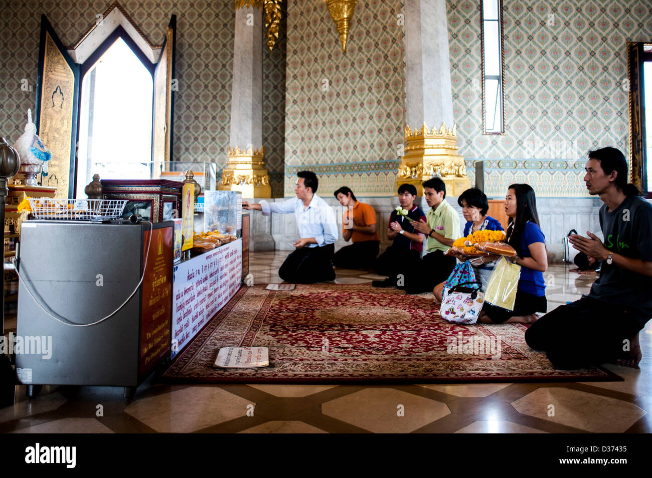 Daily pray hi-res stock photography and images - Alamy