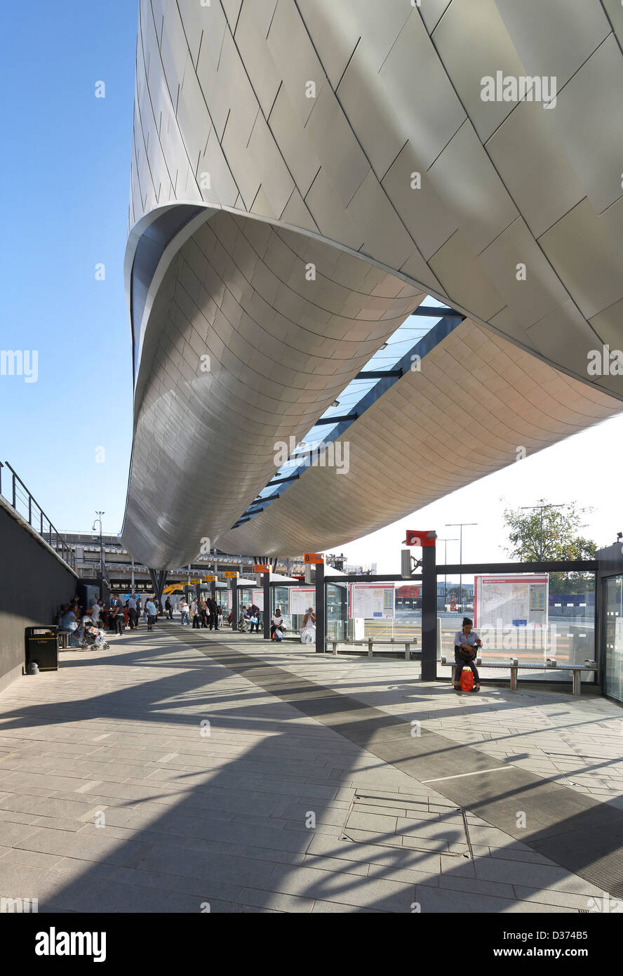 Slough Bus Station, Slough, United Kingdom. Architect: Bblur, 2011 ...