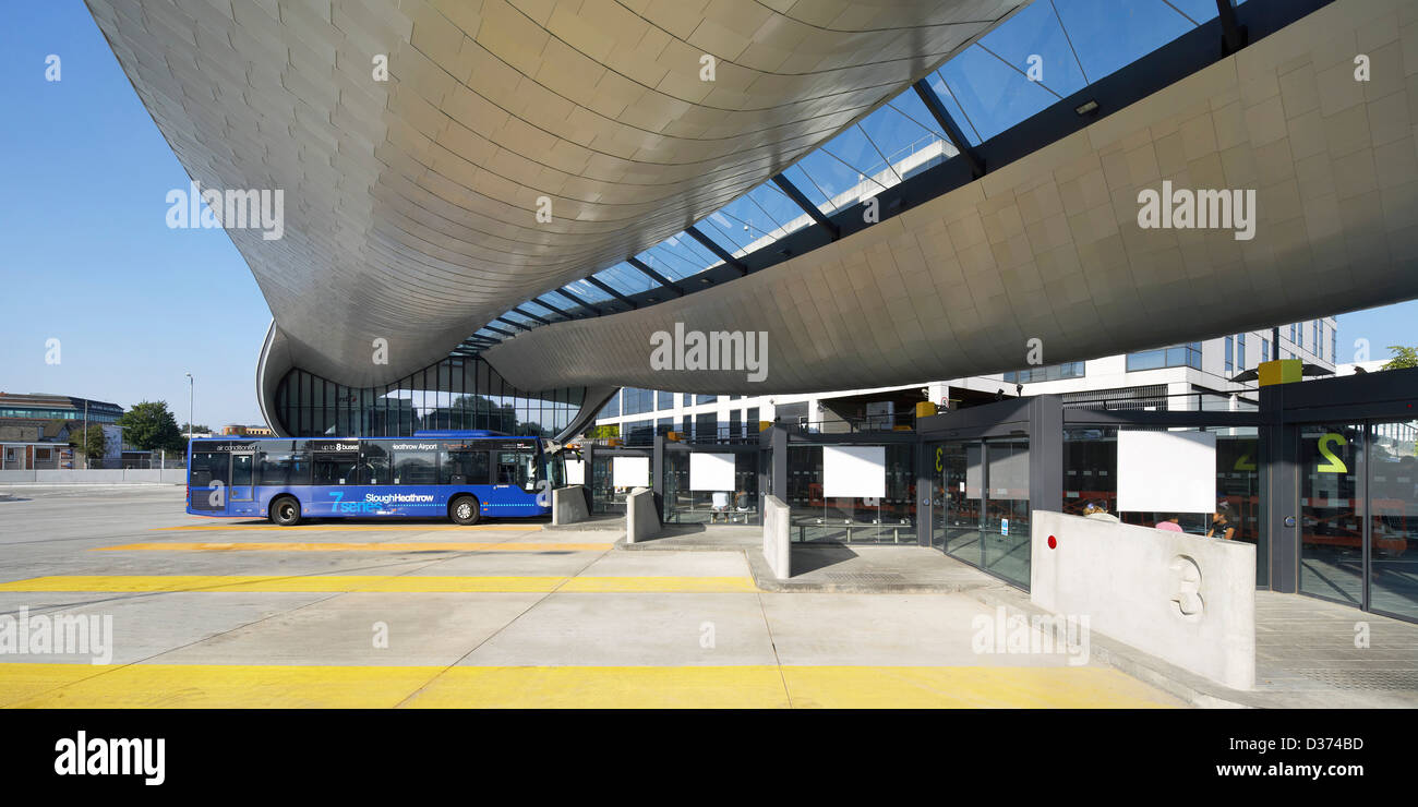 Bus station slough berkshire hi-res stock photography and images - Alamy