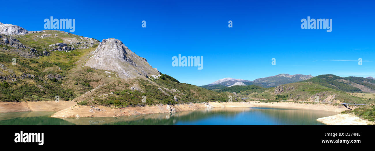 Panoramic landscape with blue lake and mountains. Castilla de leon ...