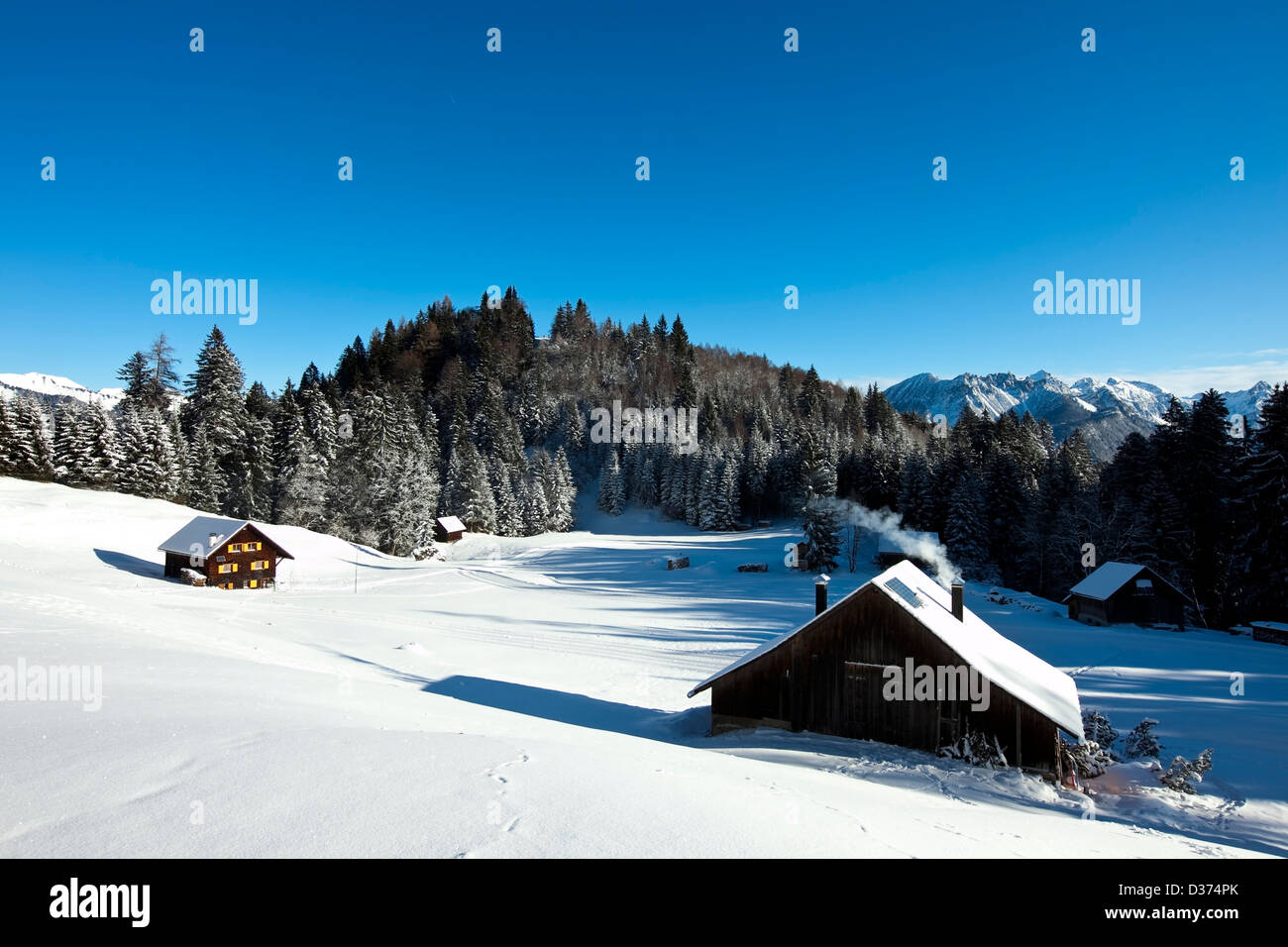 Log cabins in the alps hi-res stock photography and images - Alamy