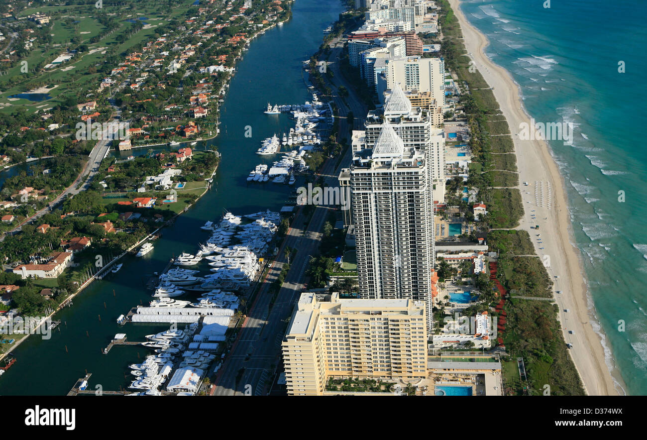 Aerial view of south beach miami hi-res stock photography and images ...