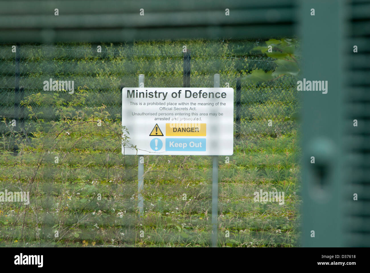 Ministry of Defence (MOD) sign - Danger, Keep Out - viewed through high ...