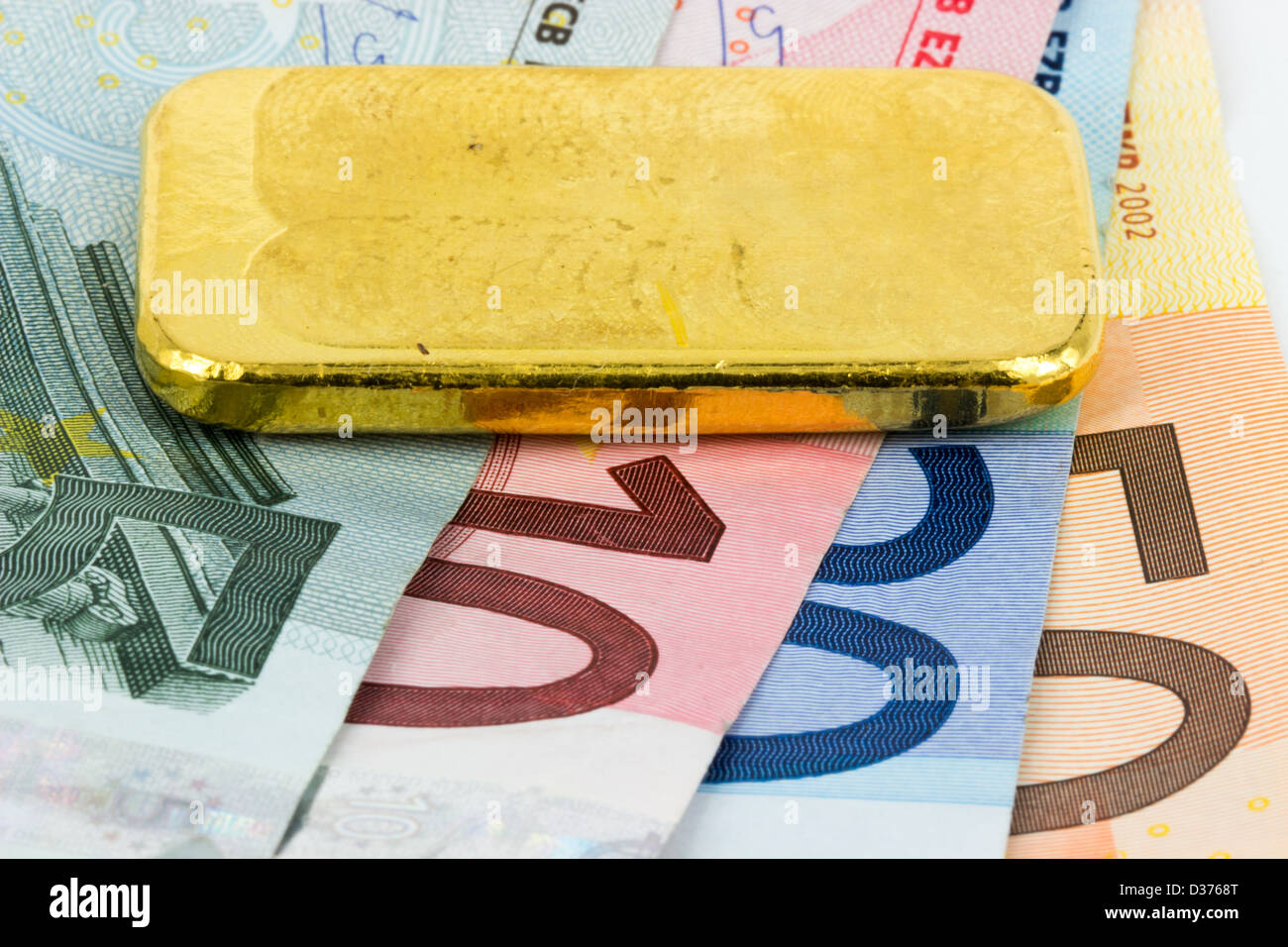 Gold notes hi-res stock photography and images - Alamy