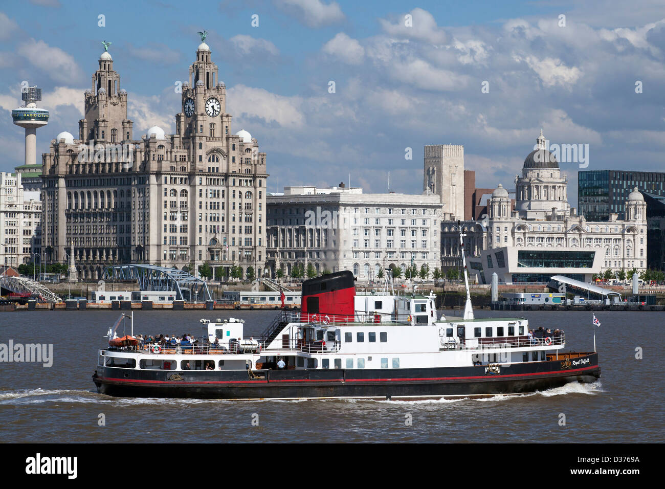 Liverpool ferry hi-res stock photography and images - Alamy
