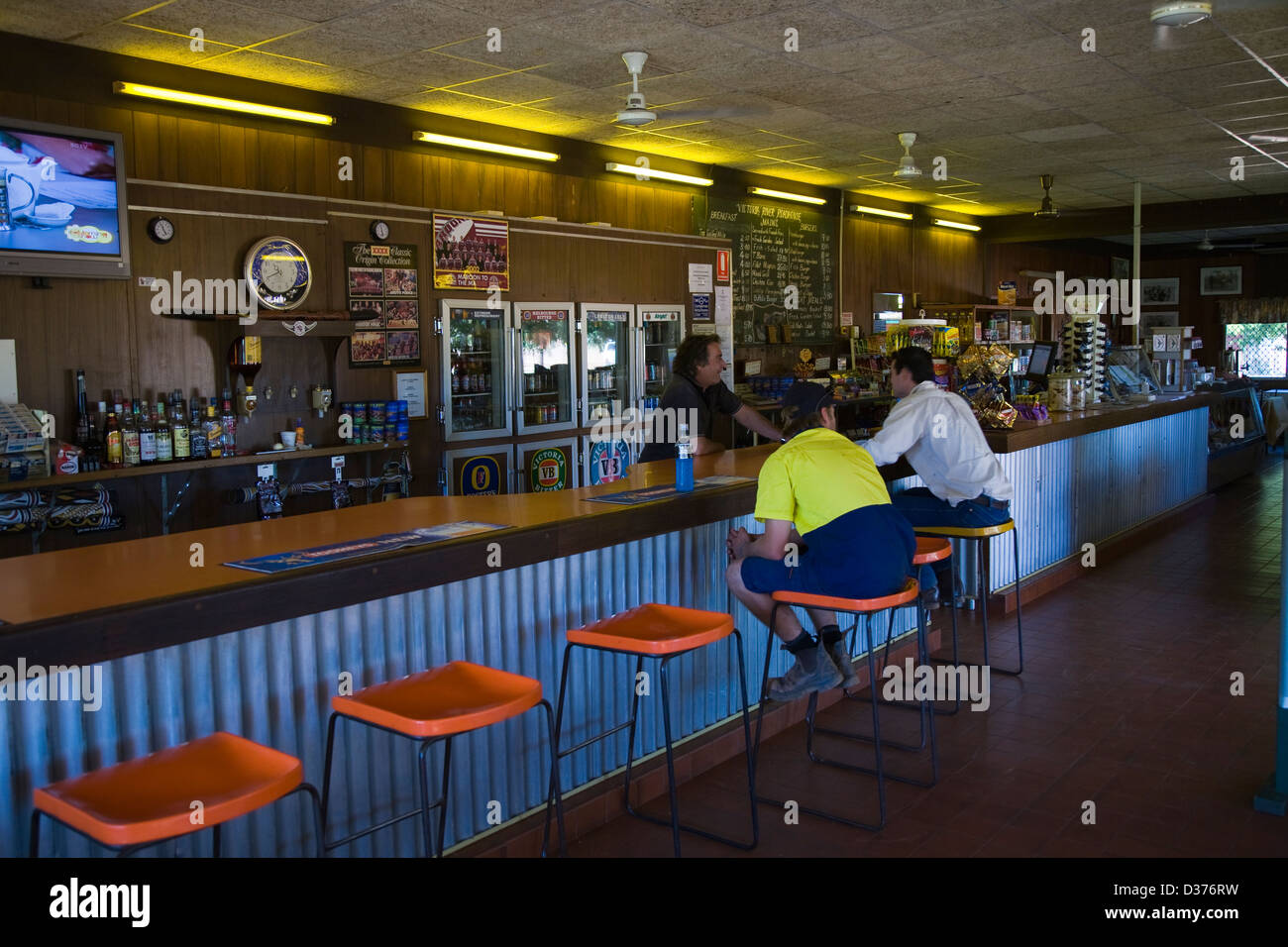 The Victoria River Roadhouse, Victoria Highway, Northern Territory ...