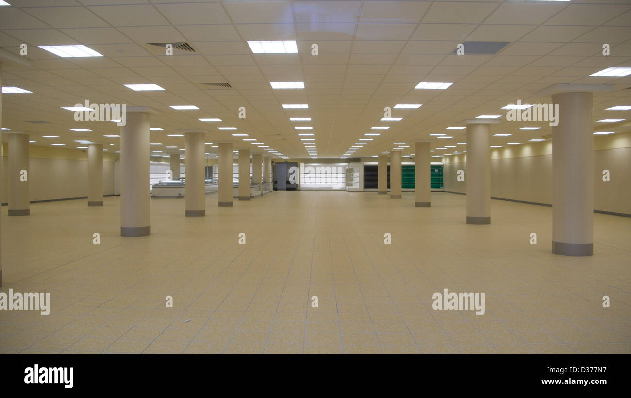 Empty office building interior Stock Photo - Alamy