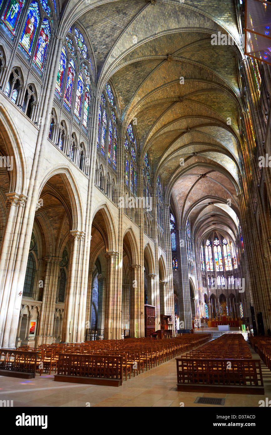 The naive of the Gothic Cathedral Basilica of Saint Denis ( Basilique ...