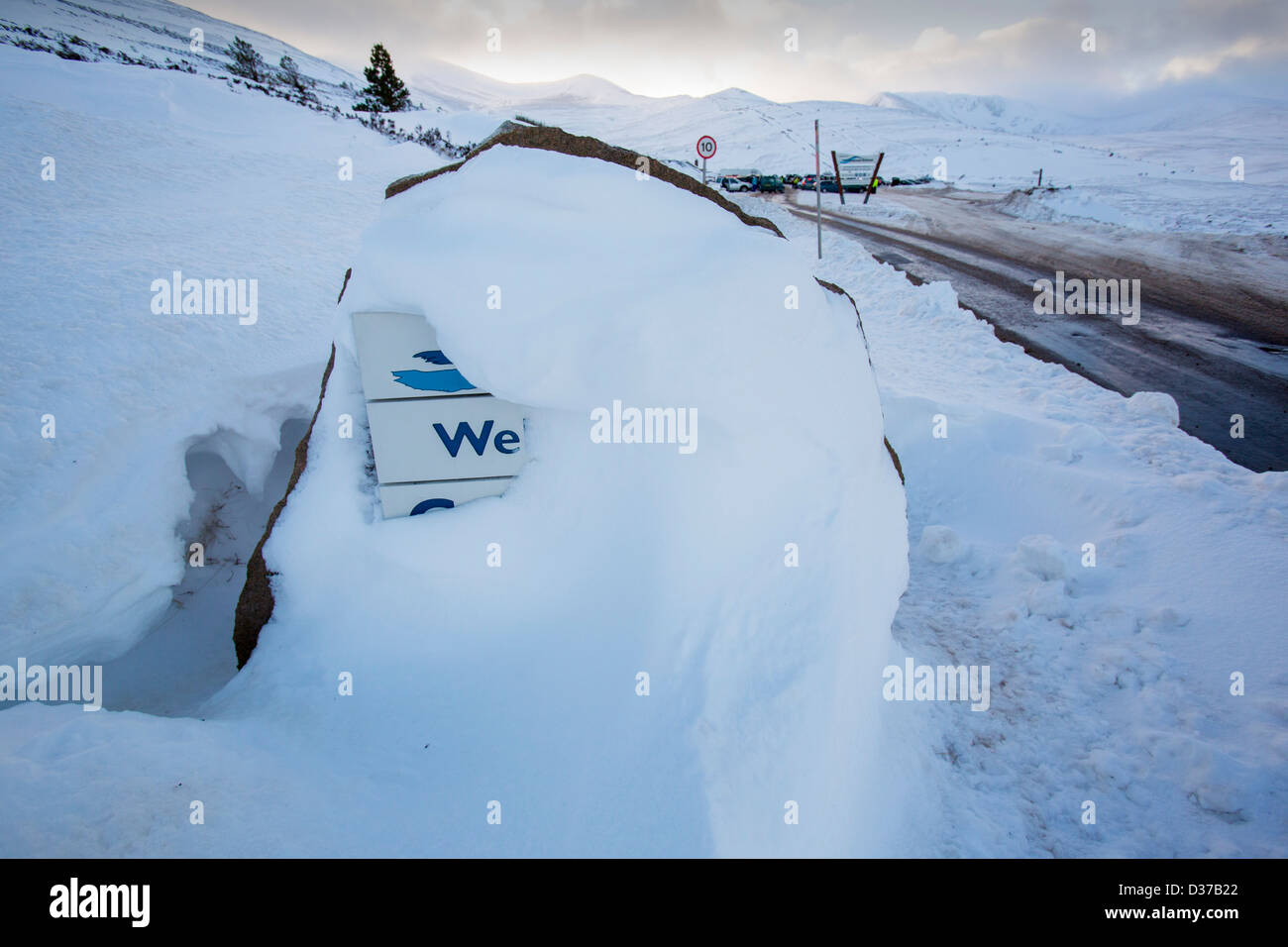 Cairngorm mountain sign hi-res stock photography and images - Alamy
