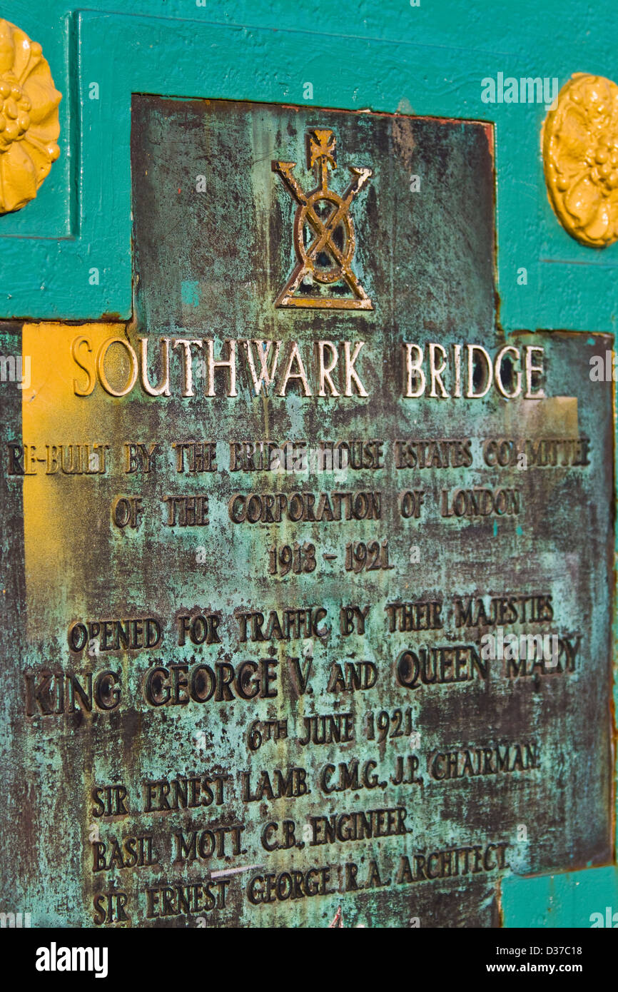 Bridge name hi-res stock photography and images - Alamy