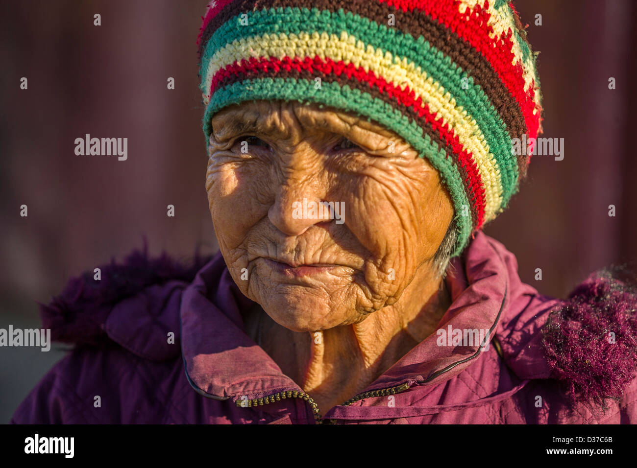 Inuit woman hi-res stock photography and images - Alamy