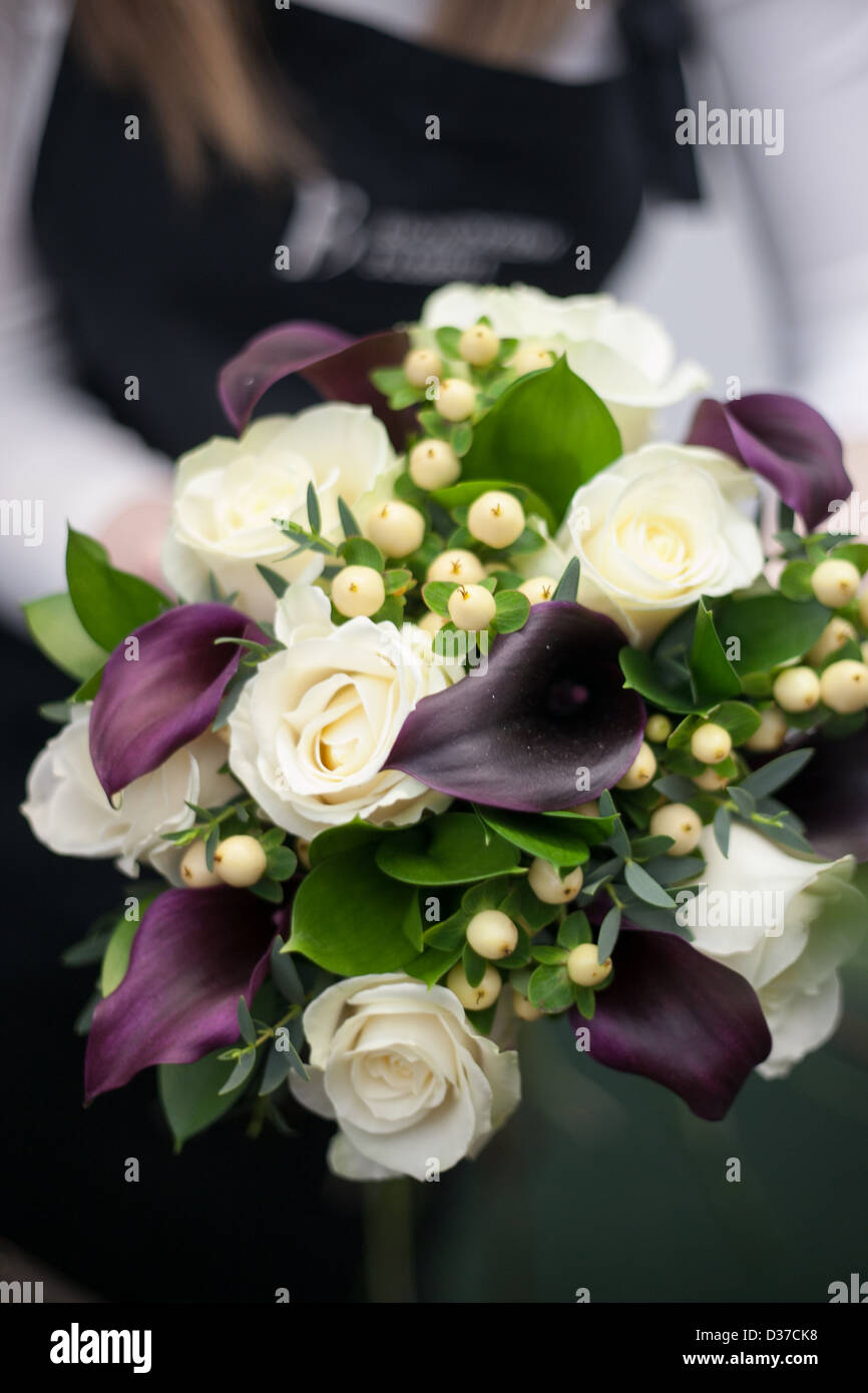 Flower arranger hi-res stock photography and images - Alamy