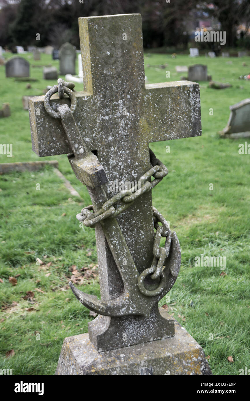 Cross anchor hi-res stock photography and images - Alamy