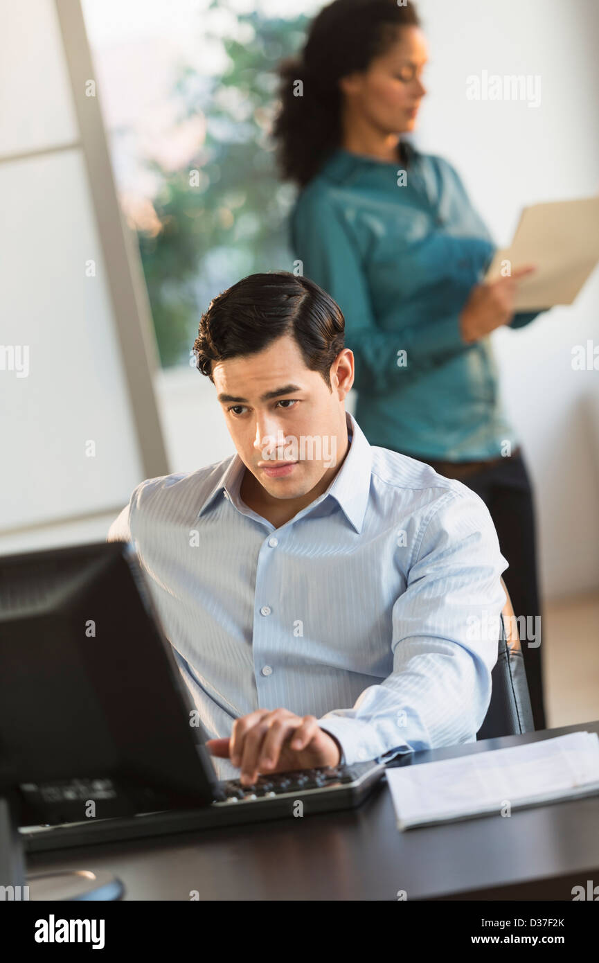 Two men working city hi-res stock photography and images - Alamy