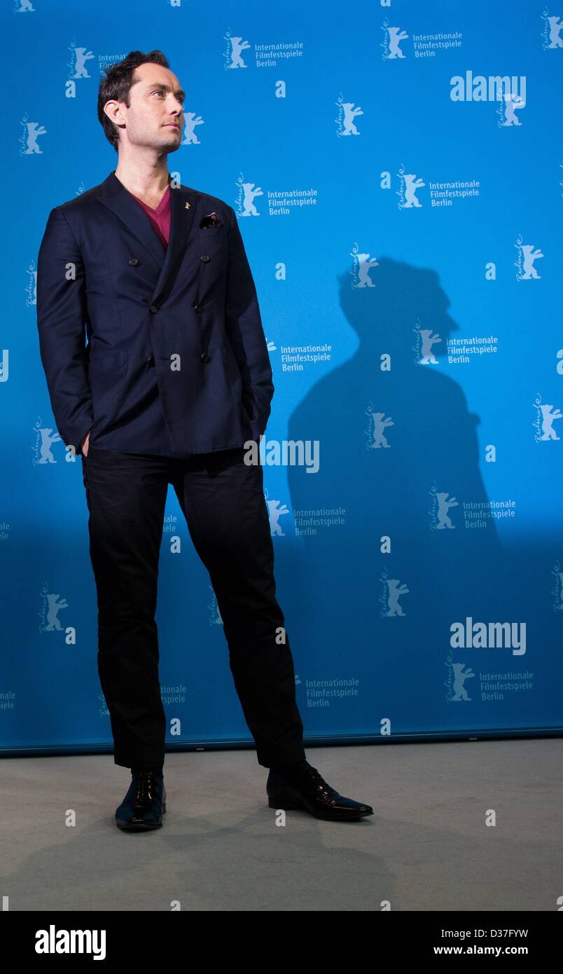 British actor jude law hi-res stock photography and images - Alamy