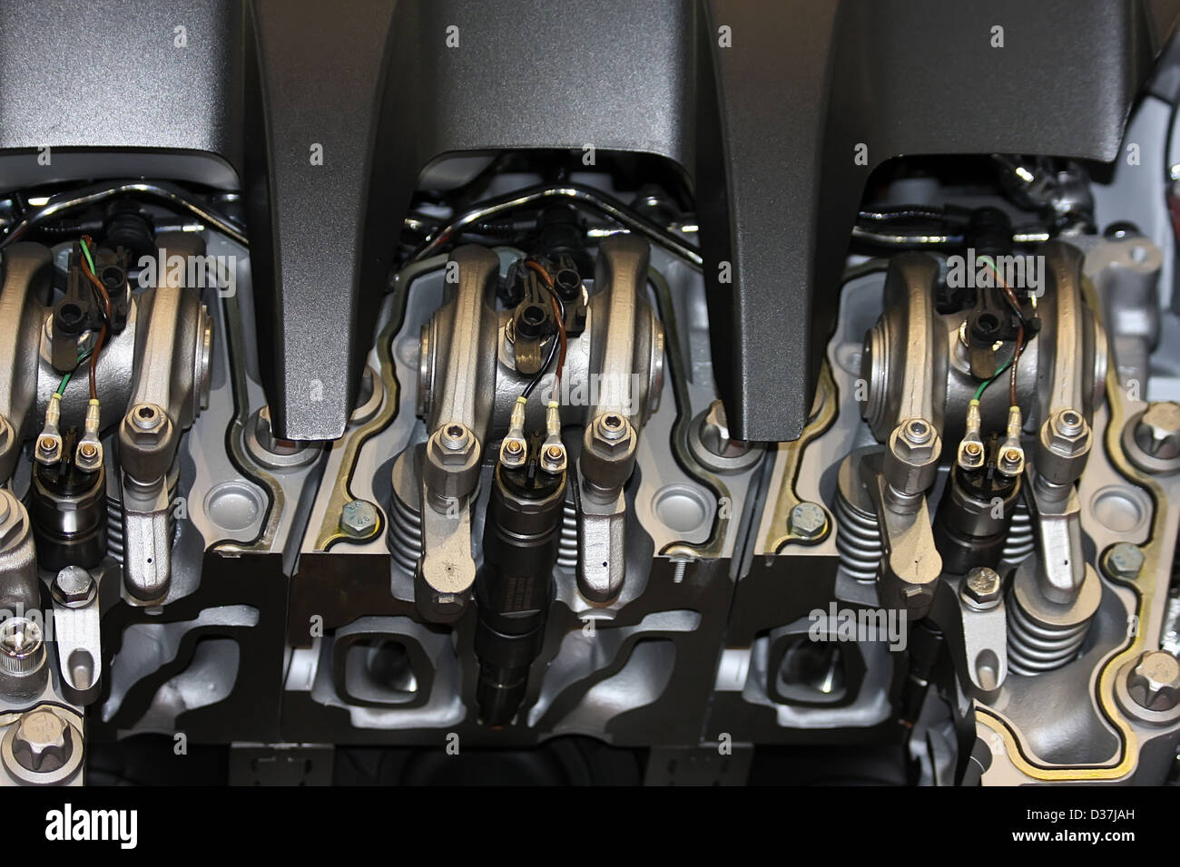 Engine block oil pan hi-res stock photography and images - Alamy