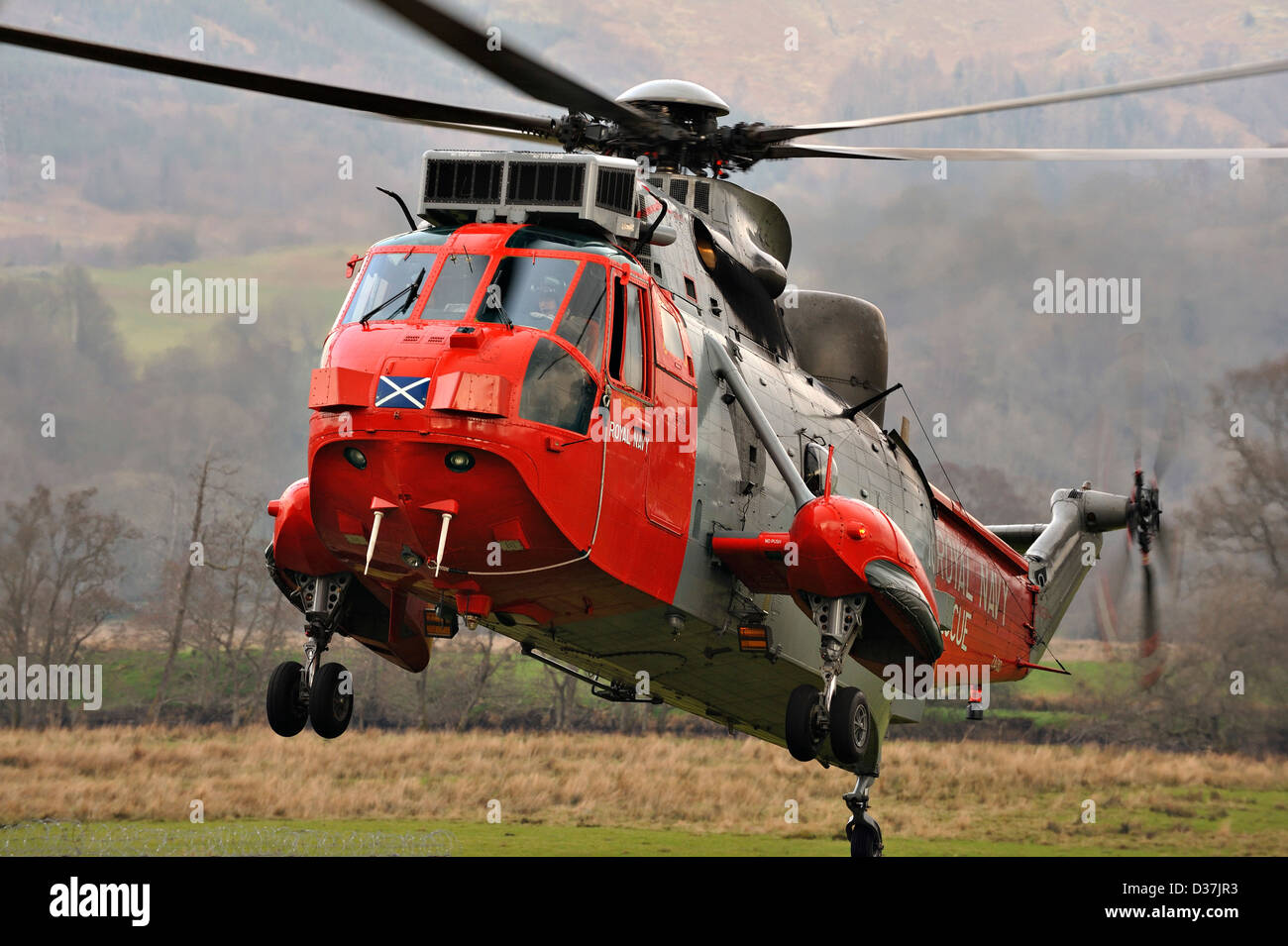 Royal Air Force rescue helicopter coming in to land at Killin ...