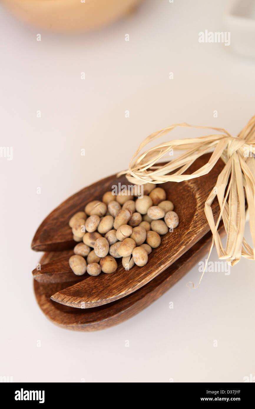 Bean feed hi-res stock photography and images - Alamy