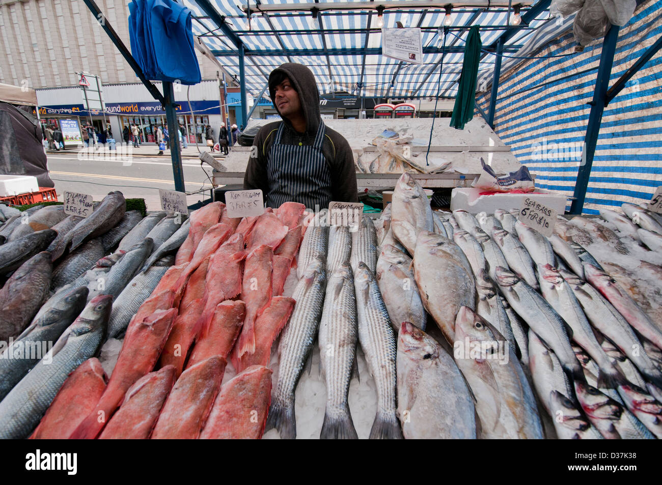 British fishmonger hi-res stock photography and images - Alamy