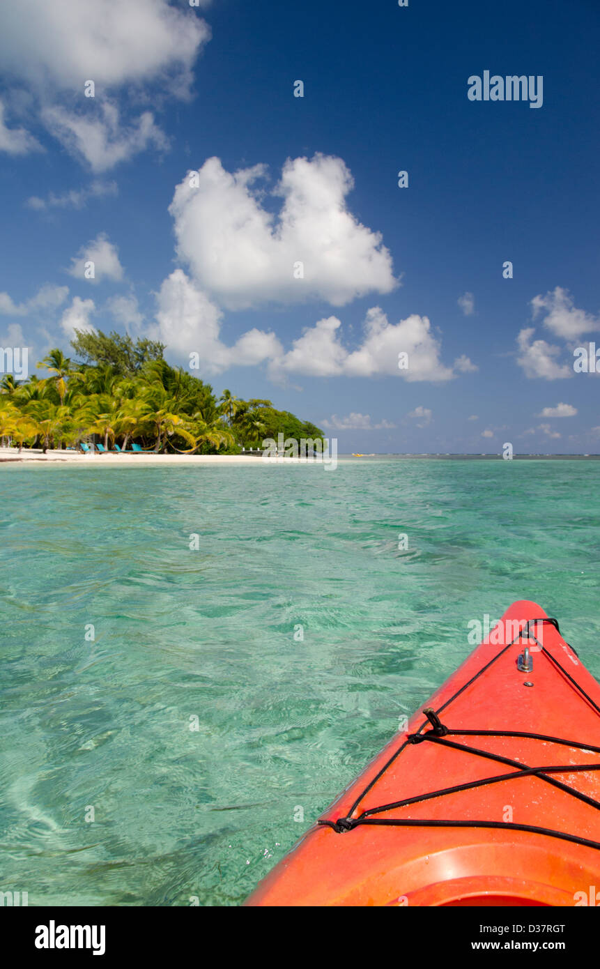 Belize kayak caye hi-res stock photography and images - Alamy