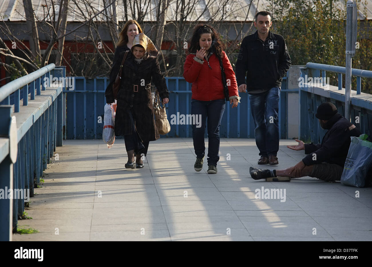 Turkey istanbul homeless poverty hi-res stock photography and images ...