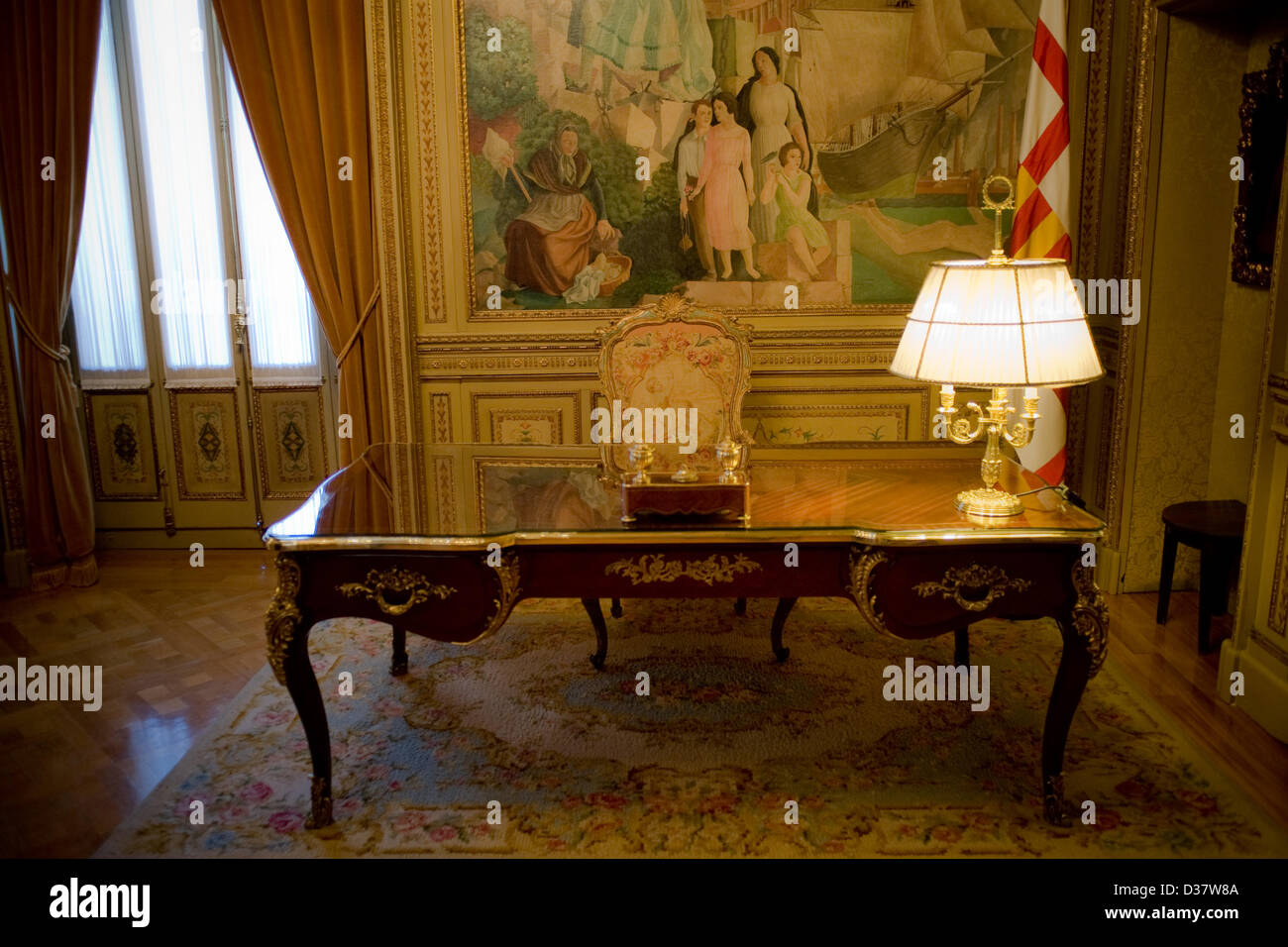 Inside city hall mayor office hi-res stock photography and images - Alamy