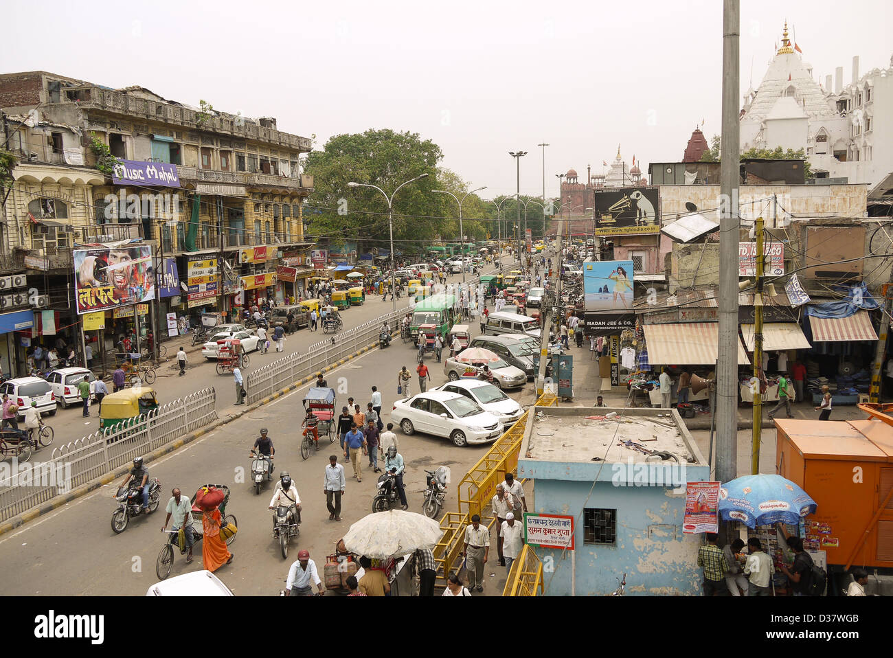 India poor rich city hi-res stock photography and images - Alamy