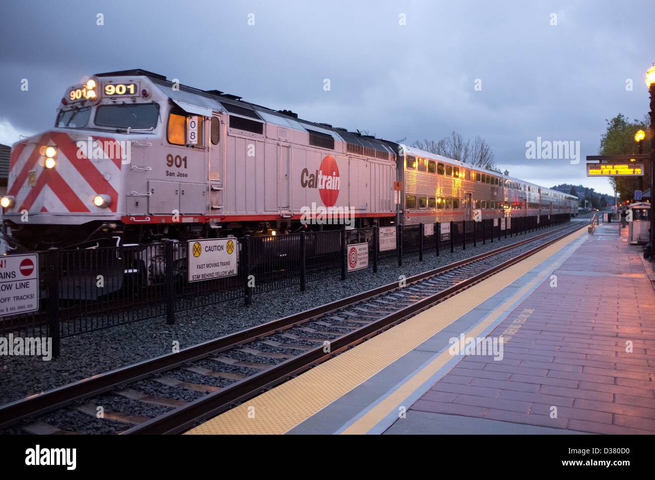 Scene of the CalTrain Peninsula commuter train operation Stock Photo ...