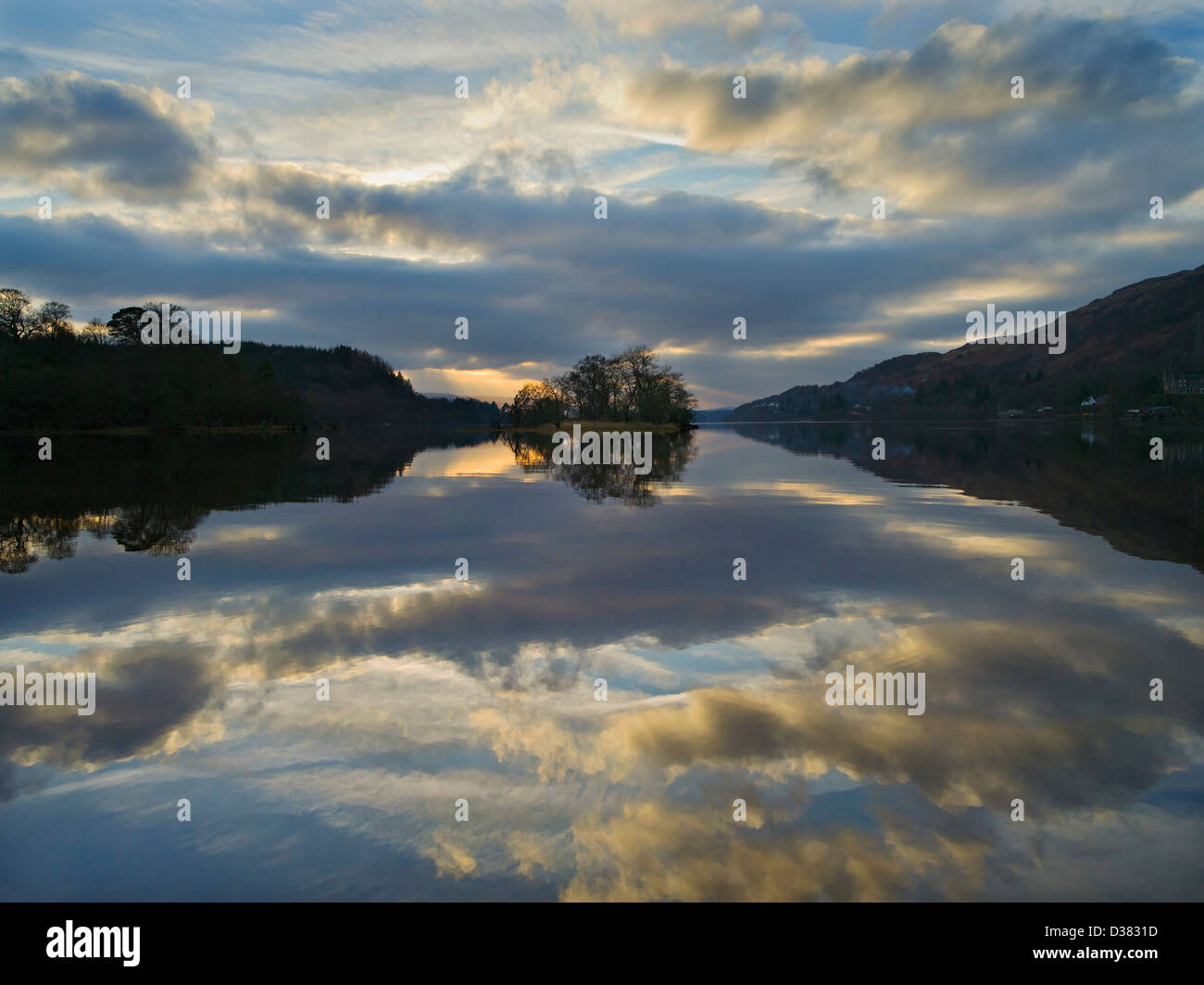 Still loch landscape hi-res stock photography and images - Alamy
