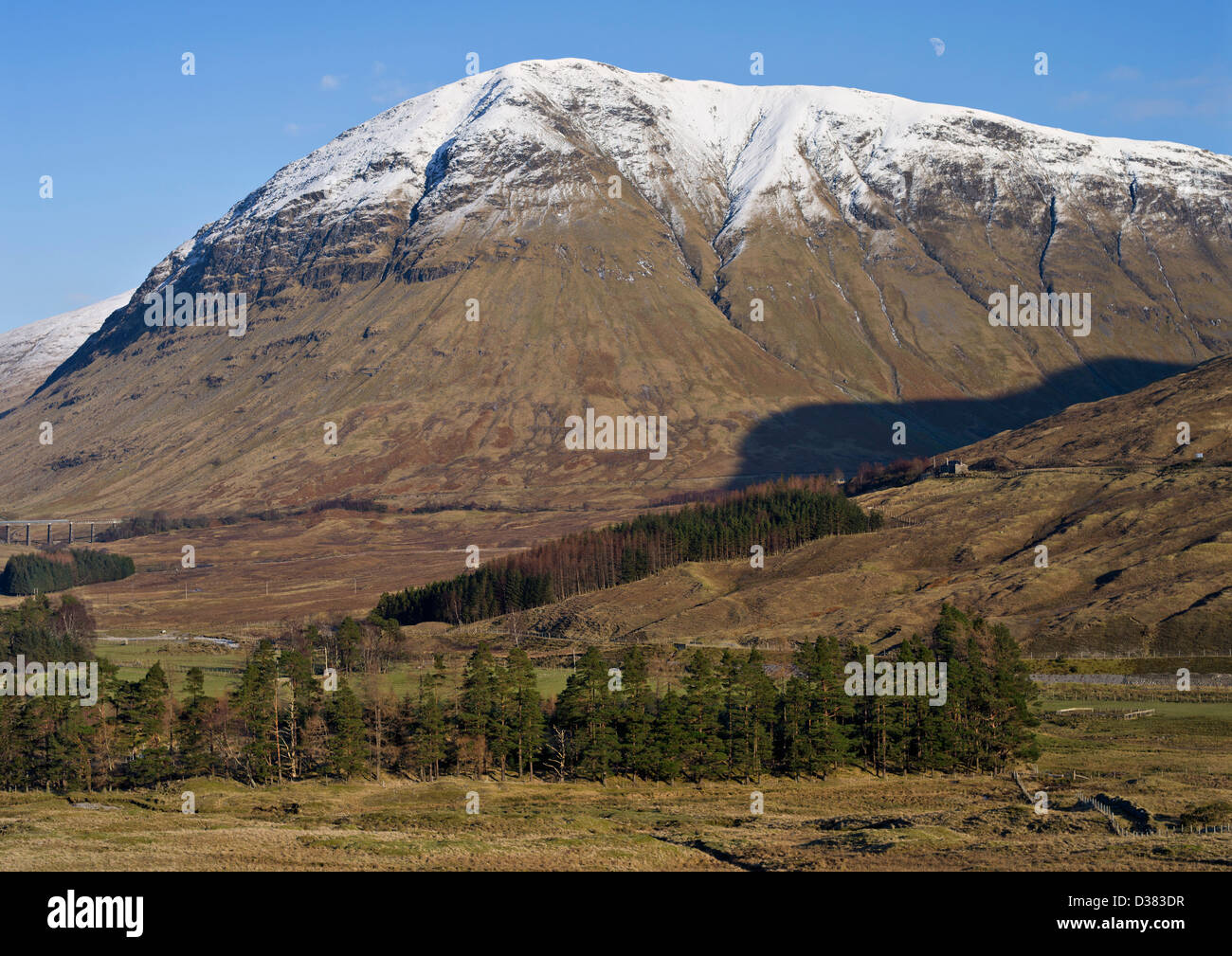 Snow capped hill hi-res stock photography and images - Alamy