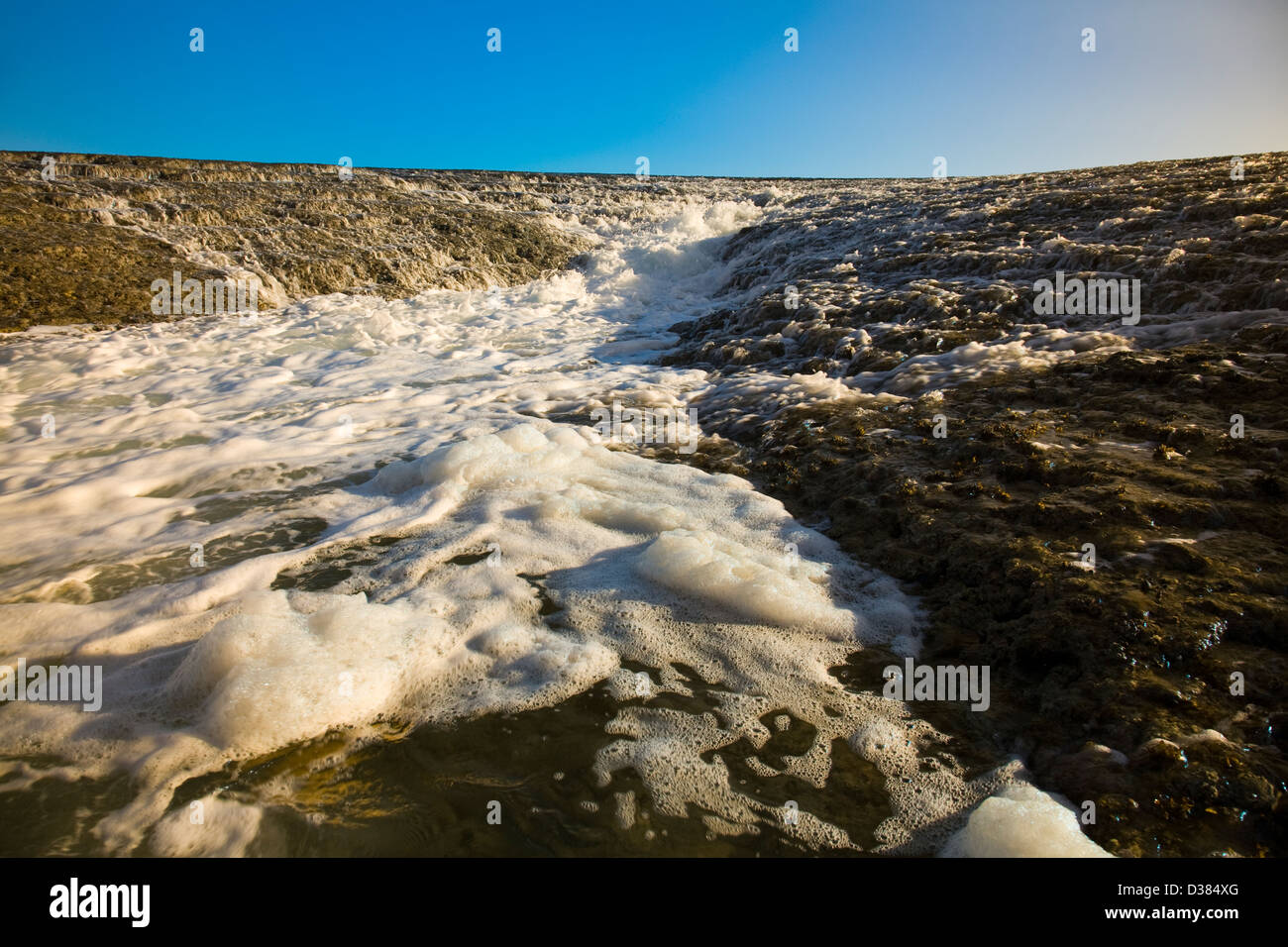 Montgomery Reef, the largest inshore reef system in the world, Collier ...
