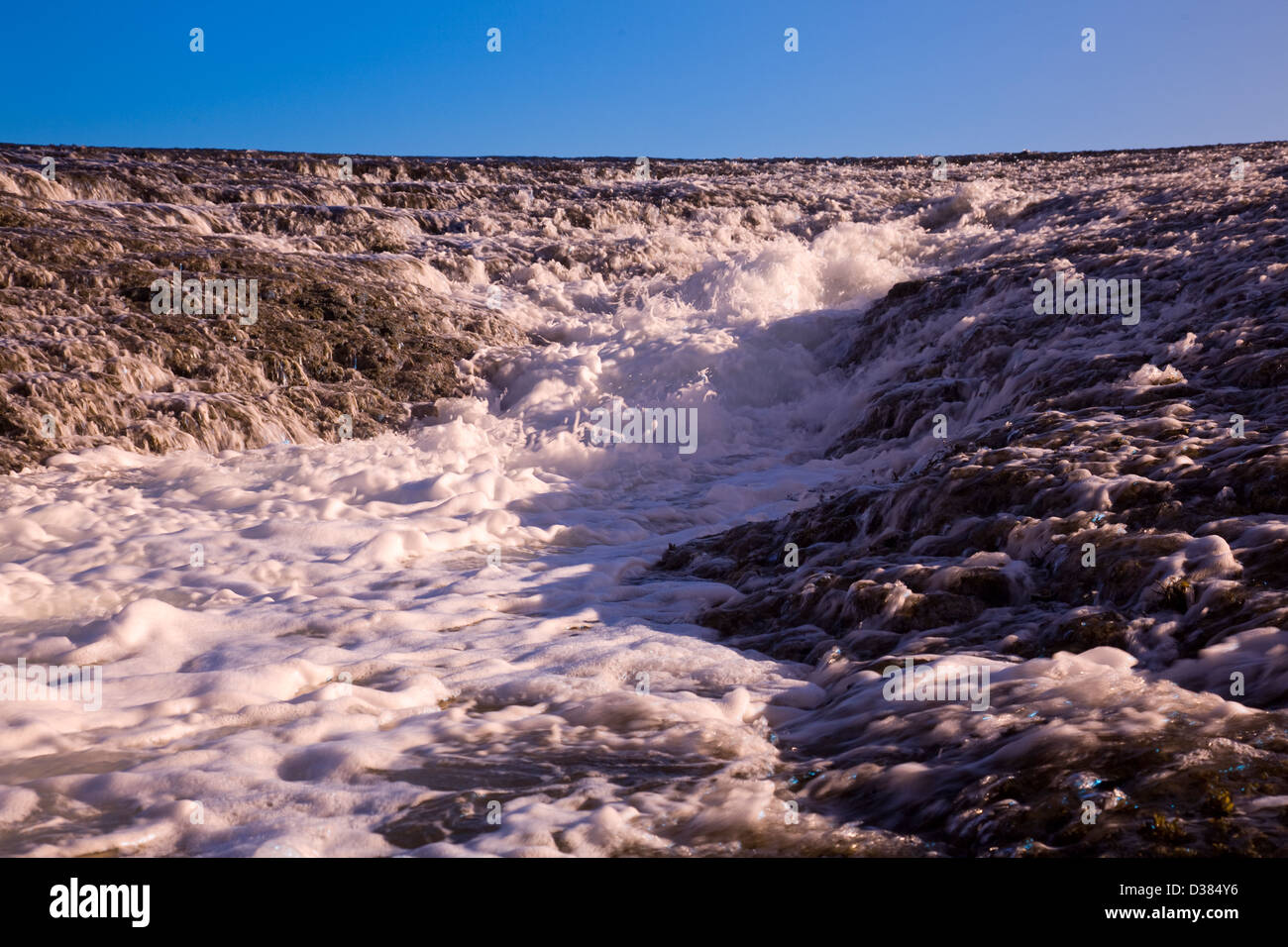 Montgomery Reef, the largest inshore reef system in the world, Collier ...