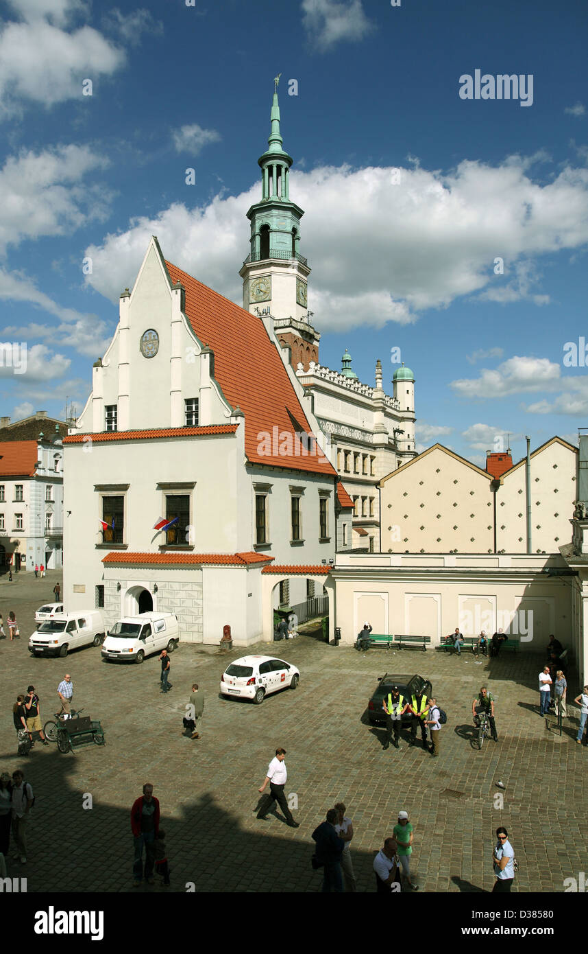 Poznan, Poland, the Old Market Square with the City Hall tower Stock ...