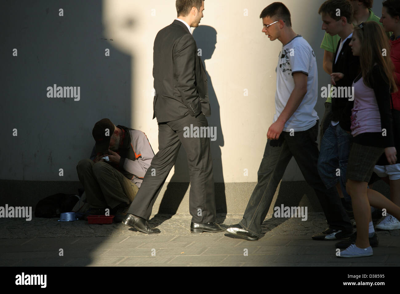 Walk past sozialgefaelle hi-res stock photography and images - Alamy