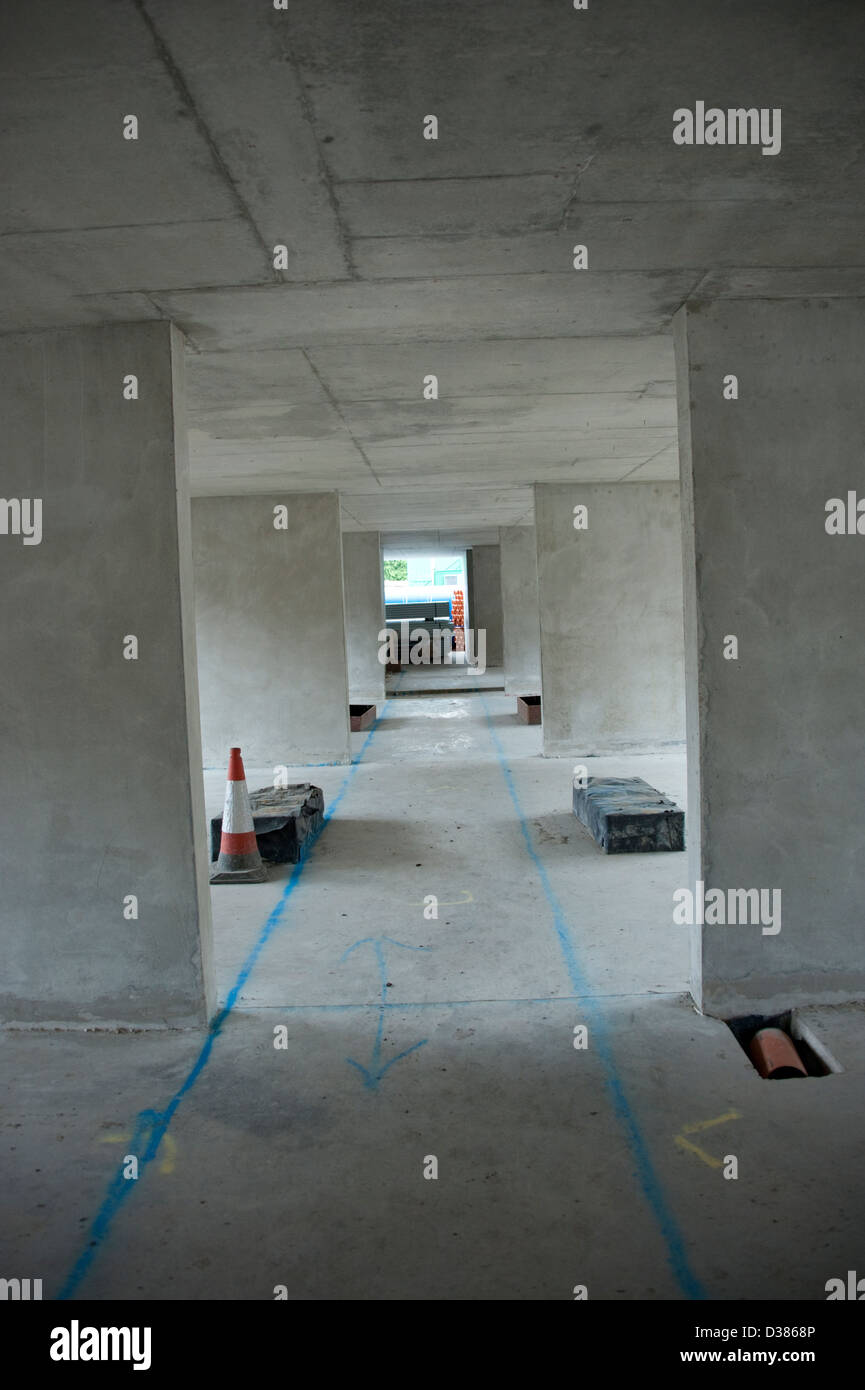 Empty new concrete corridor building construction Stock Photo - Alamy