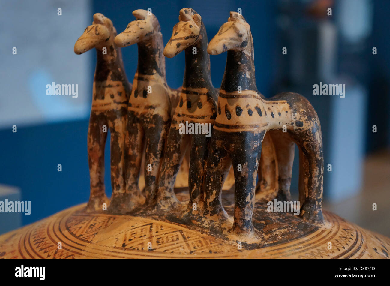 Terracotta pyxis hi-res stock photography and images - Alamy