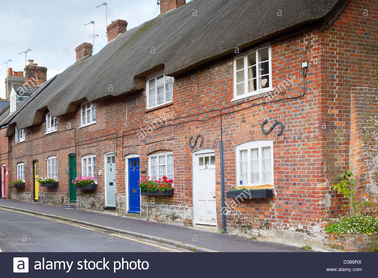 Red Brick Terraced Cottage Stock Photos & Red Brick Terraced Cottage ...