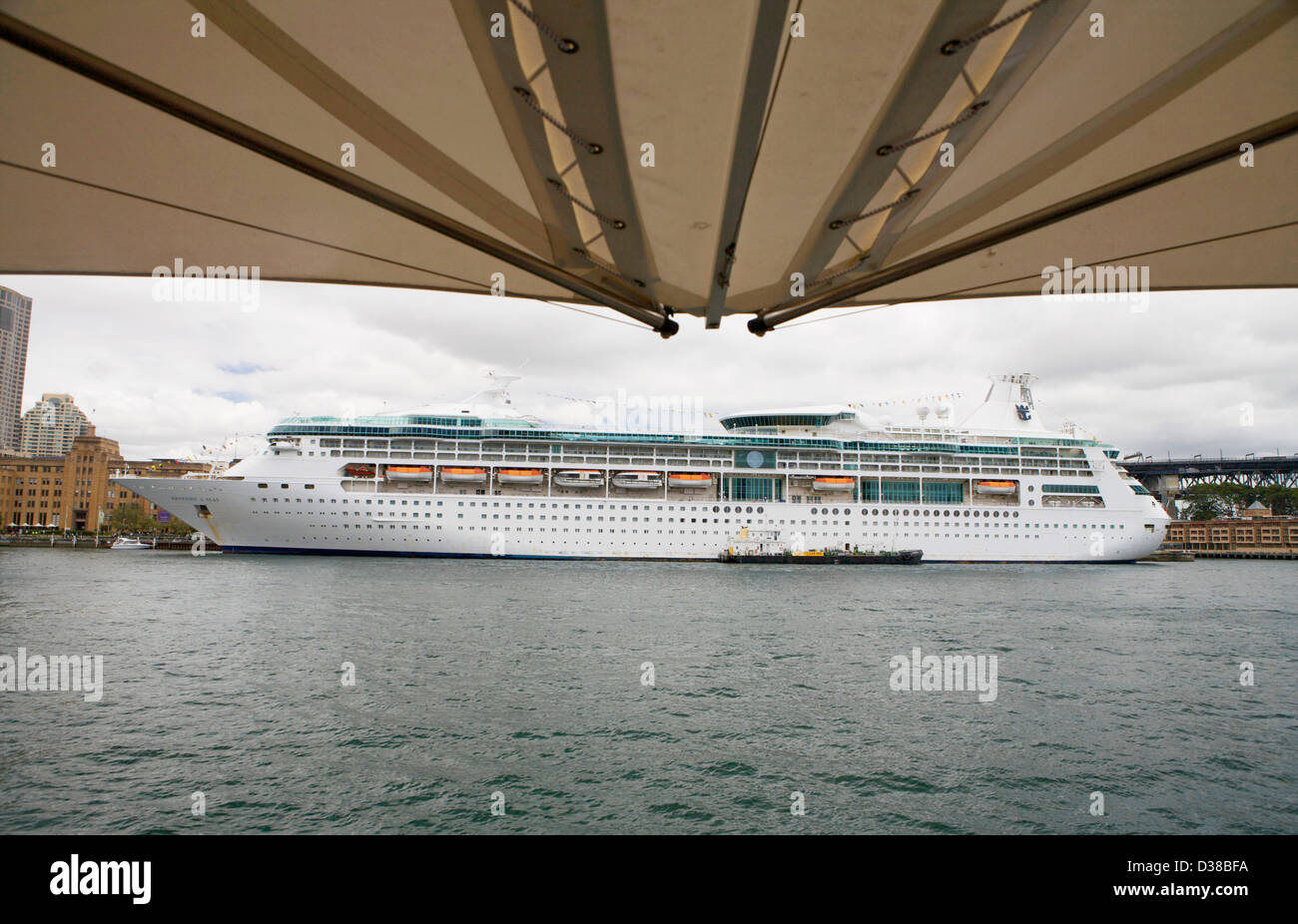 Ship moored at circular quay hi-res stock photography and images - Alamy