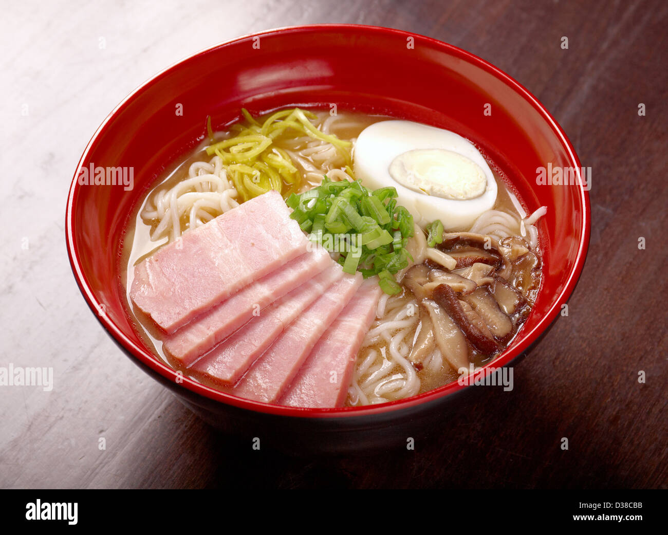 japanese ham noodles and mushroom Stock Photo - Alamy